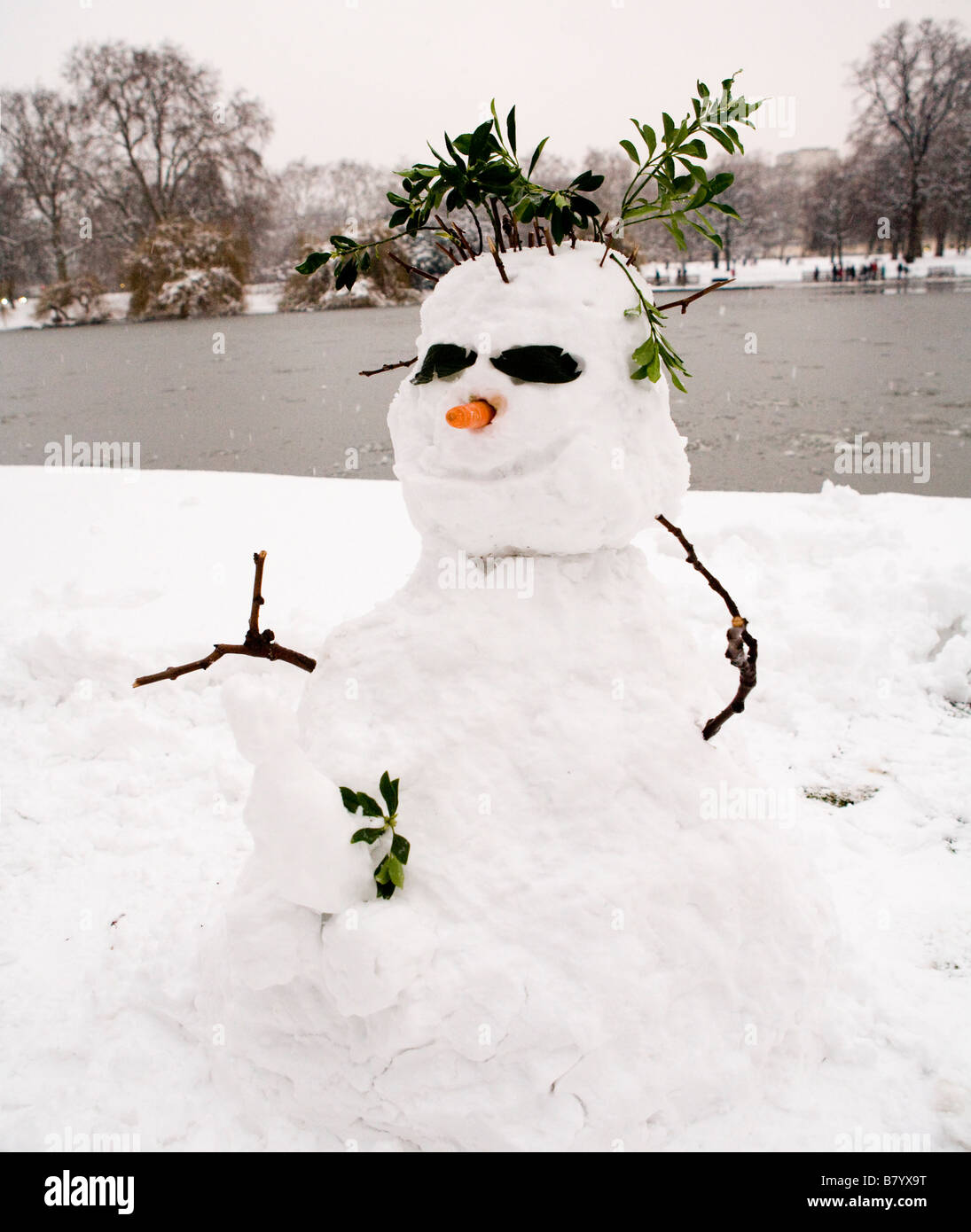 Snowman in central park hi-res stock photography and images - Alamy