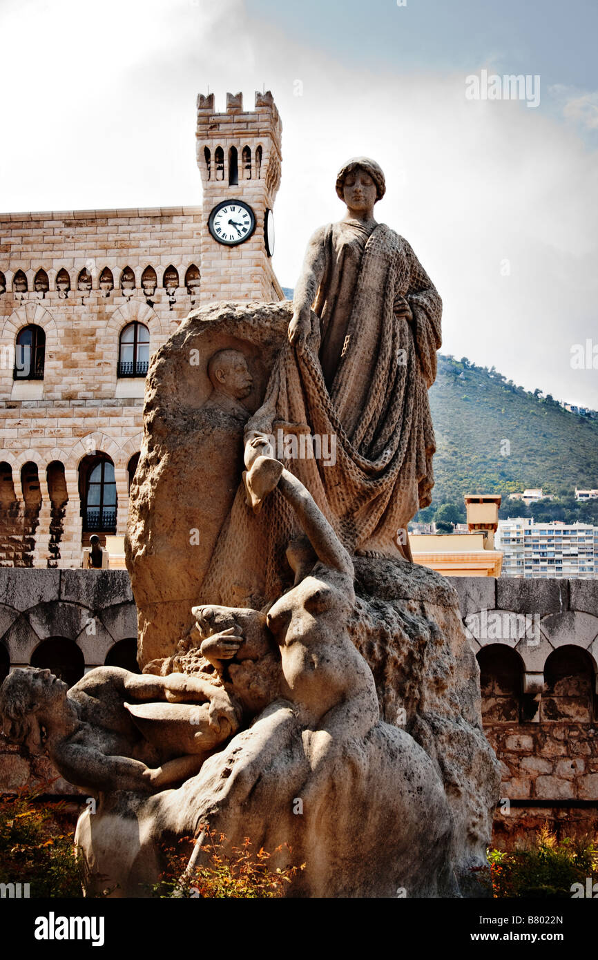 MONACO, MONACO-VILLE. Sculpture in front of the Prince Palace Stock ...