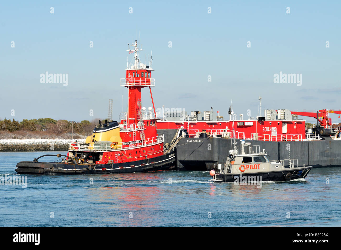 Tug boat pushing barge boats barges tugboat tugboats hi-res stock ...