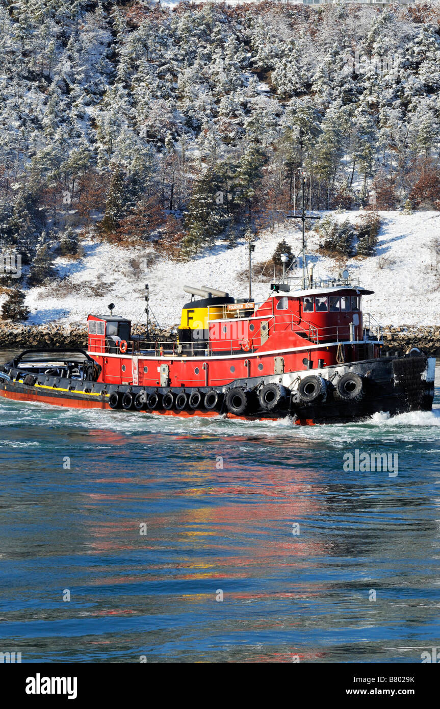 Old tug boat hi-res stock photography and images - Alamy
