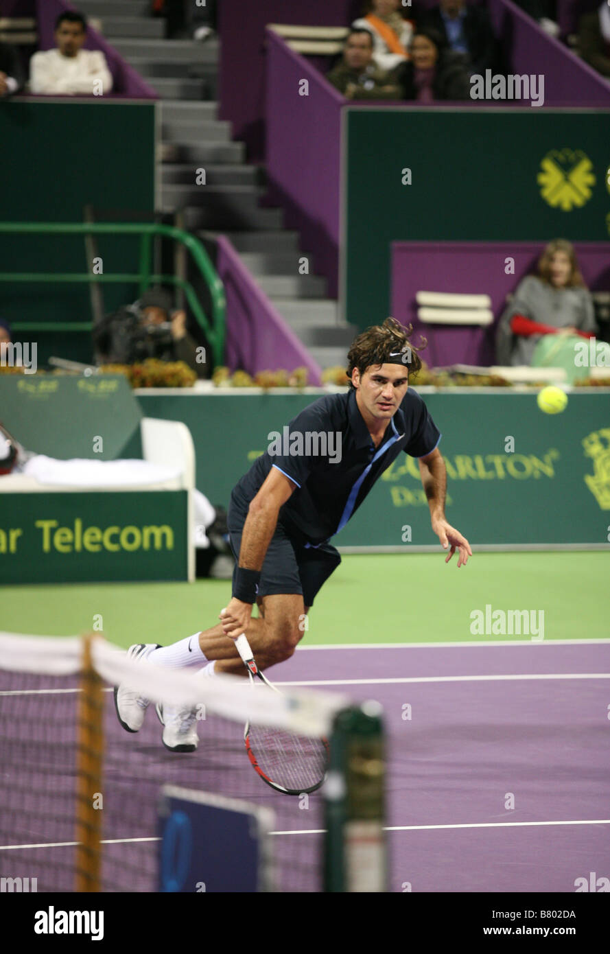 Roger federer vertical hi-res stock photography and images - Alamy