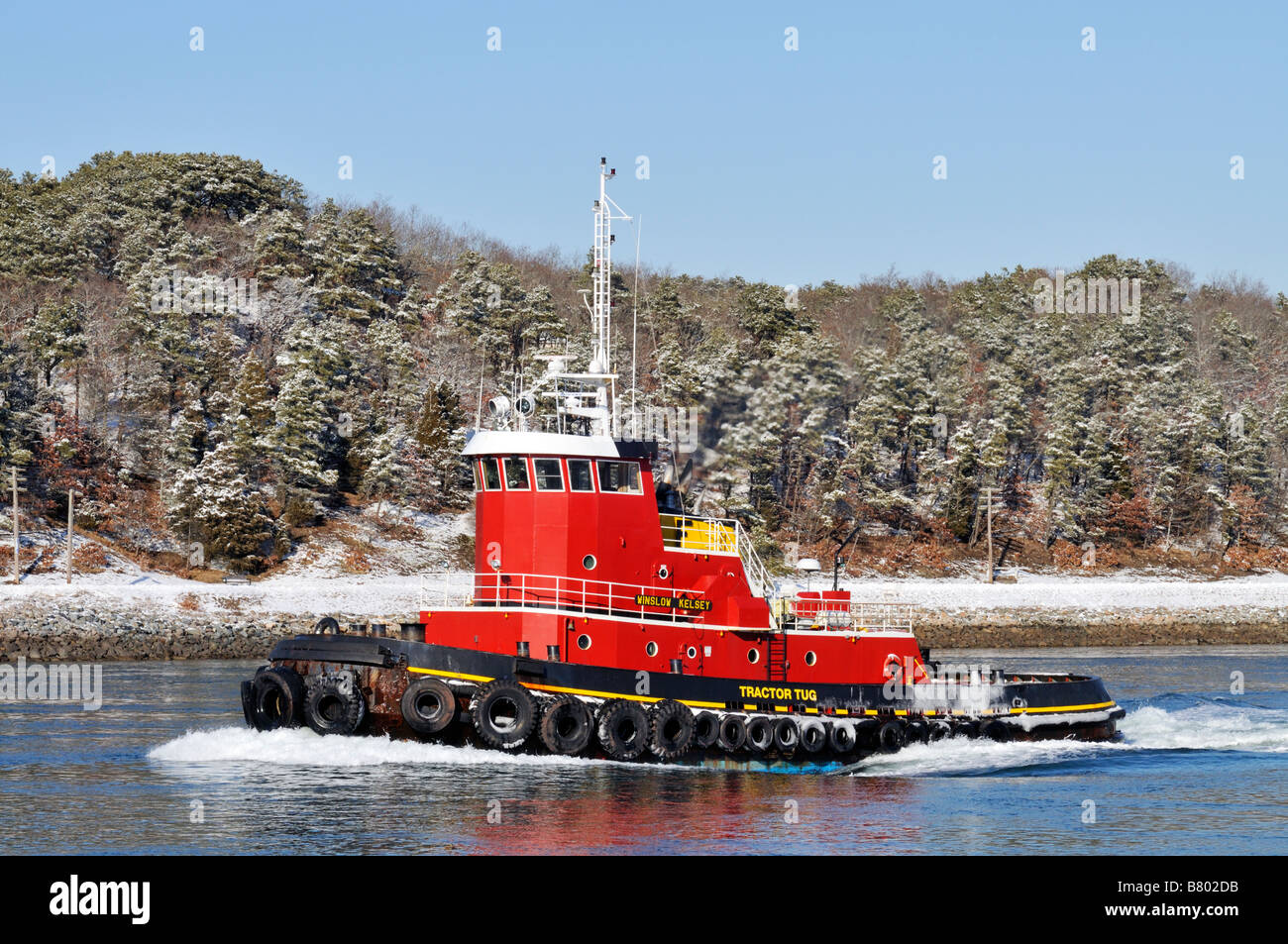 Tractor tug hi-res stock photography and images - Alamy