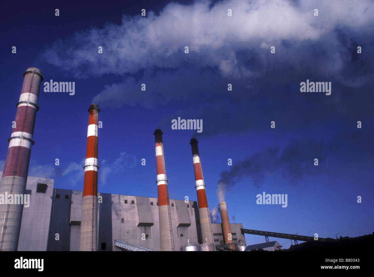 Boundary dam hi-res stock photography and images - Alamy