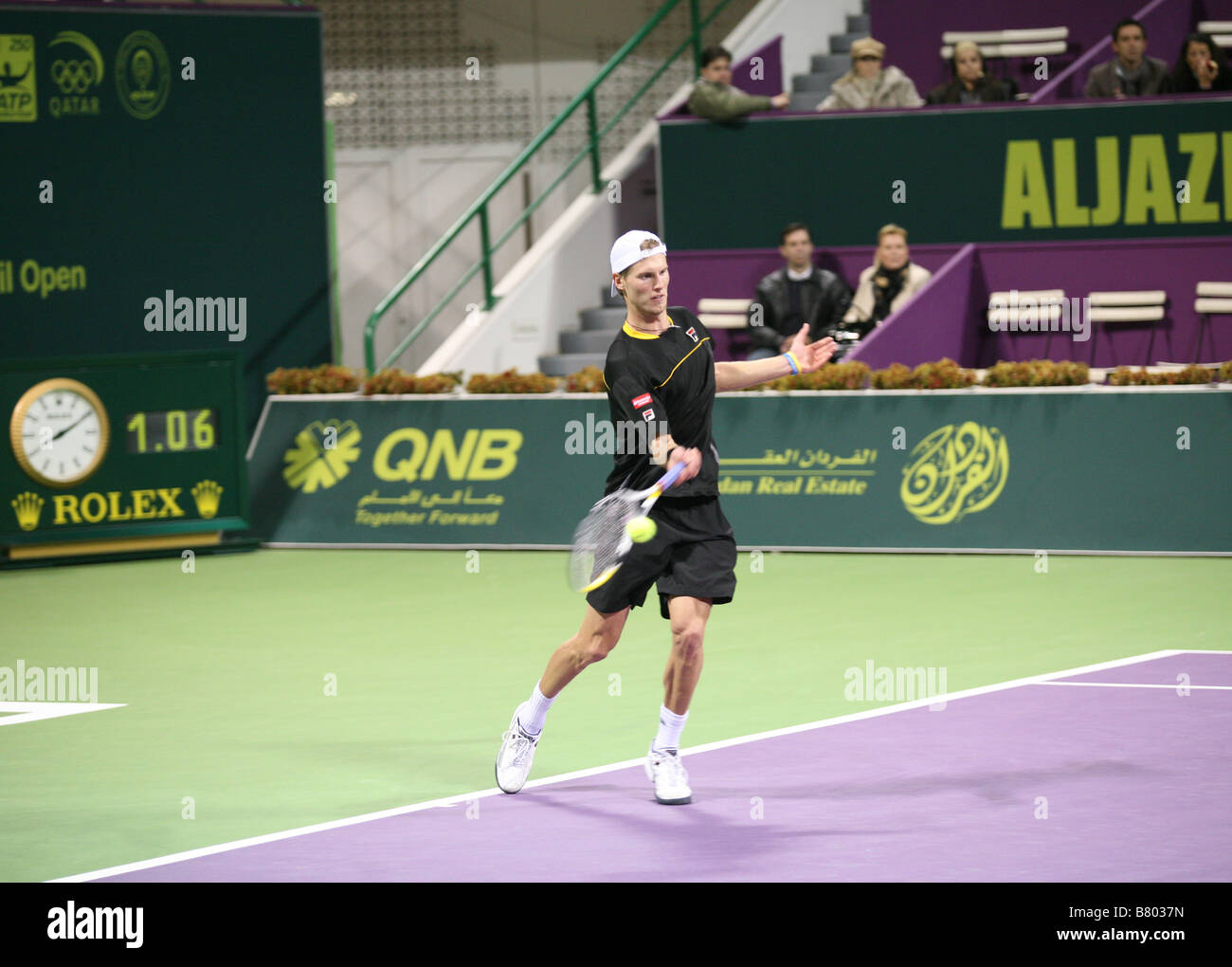 Andreas Seppi of Italy playing Roger Federer of Switzerland on Jan 7 ...