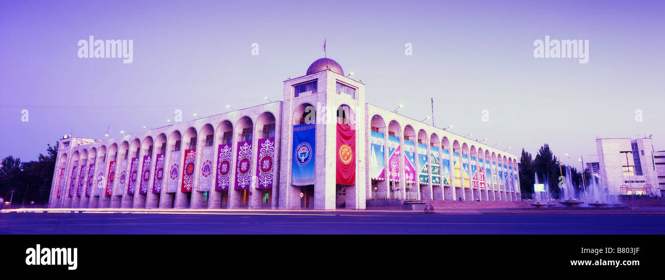 Soviet era building hi-res stock photography and images - Alamy