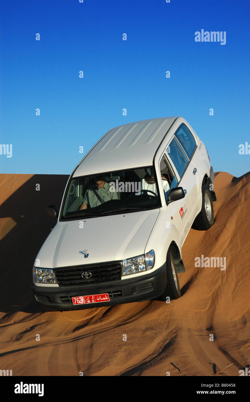 A 4WD vehicle in Wahiba Sands, Oman Stock Photo - Alamy
