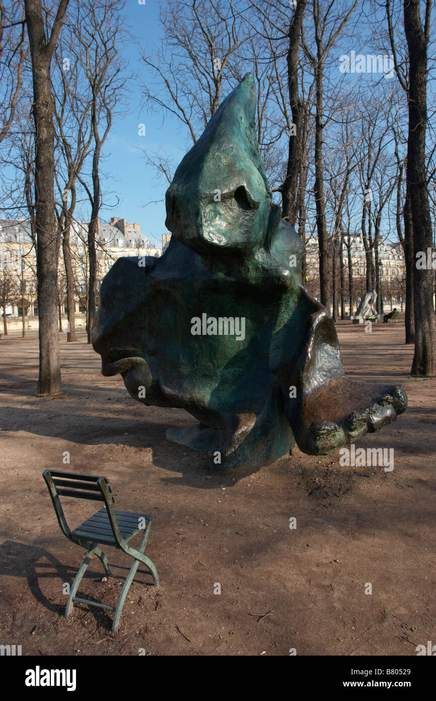 Ugly statue hi-res stock photography and images - Alamy