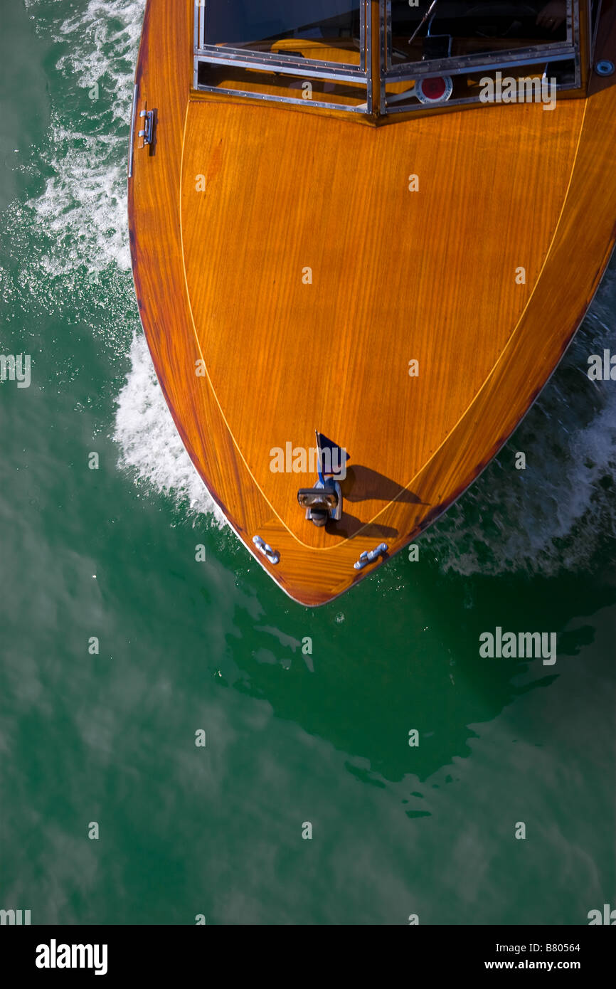 Top down bridge hi-res stock photography and images - Alamy