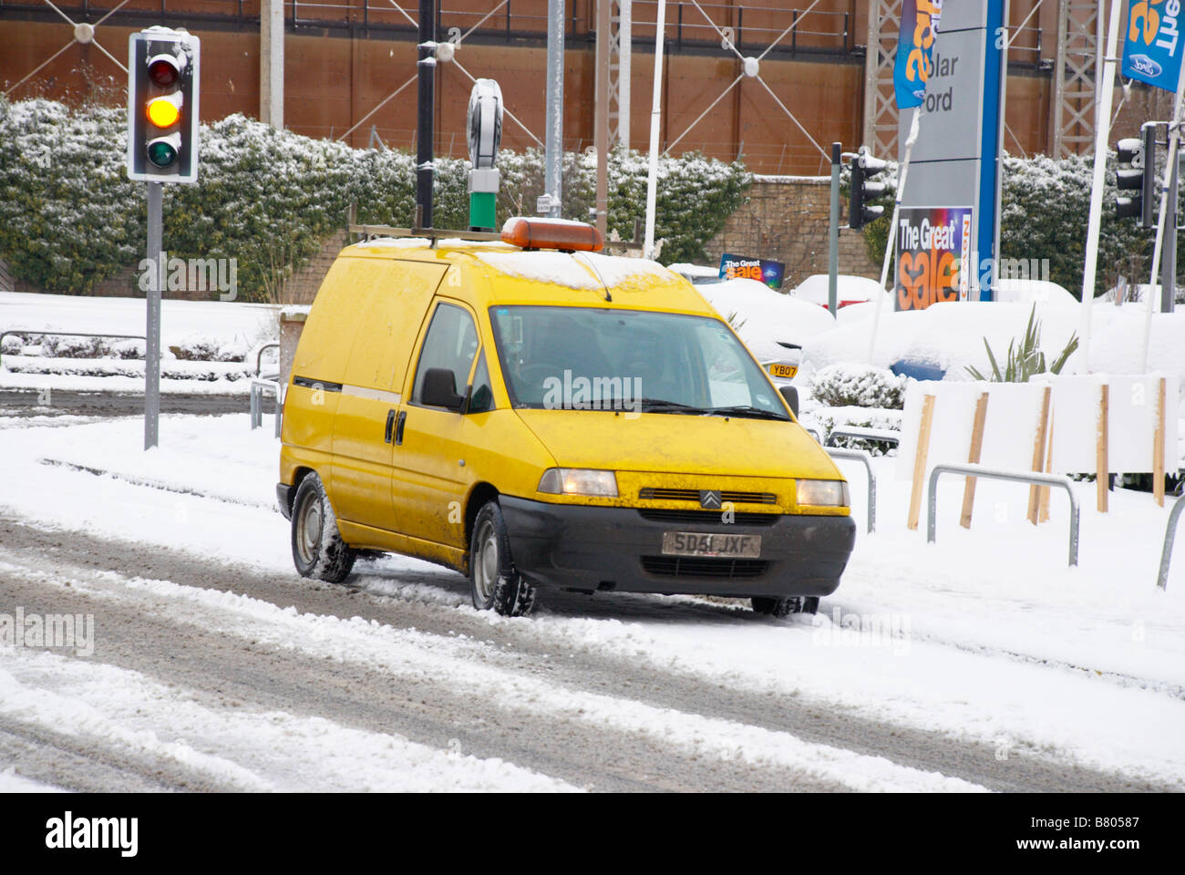 Commuting van hi-res stock photography and images - Alamy