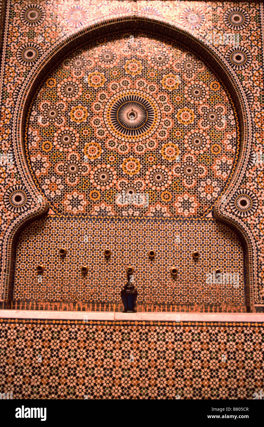 Fountain zellij fès hi-res stock photography and images - Alamy