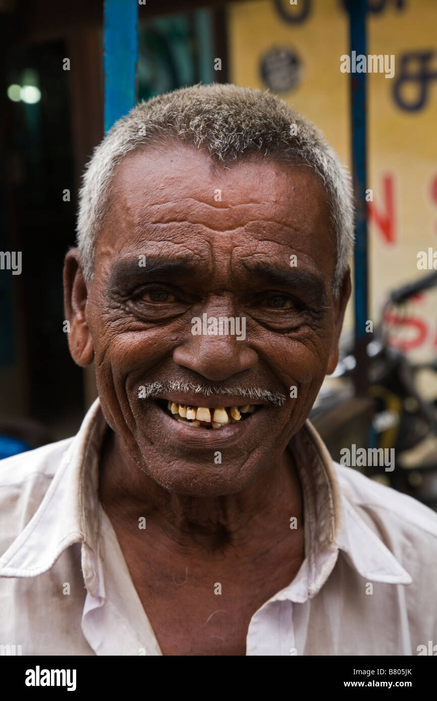 Smiling rickshaw driver in Madurai in Tamil Nadu India Stock Photo - Alamy