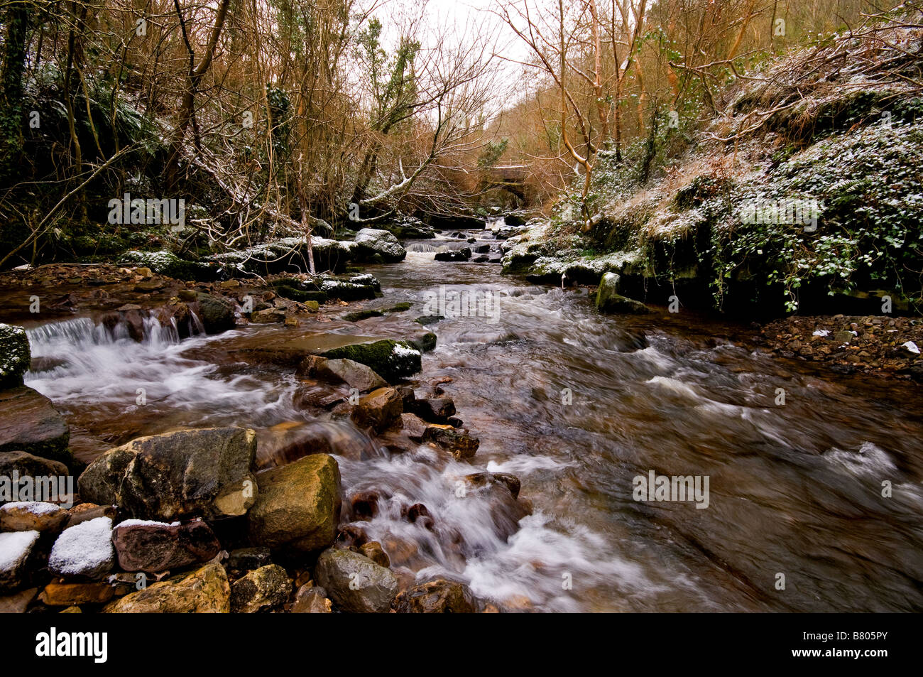 Stream flow through rock in hi-res stock photography and images - Alamy