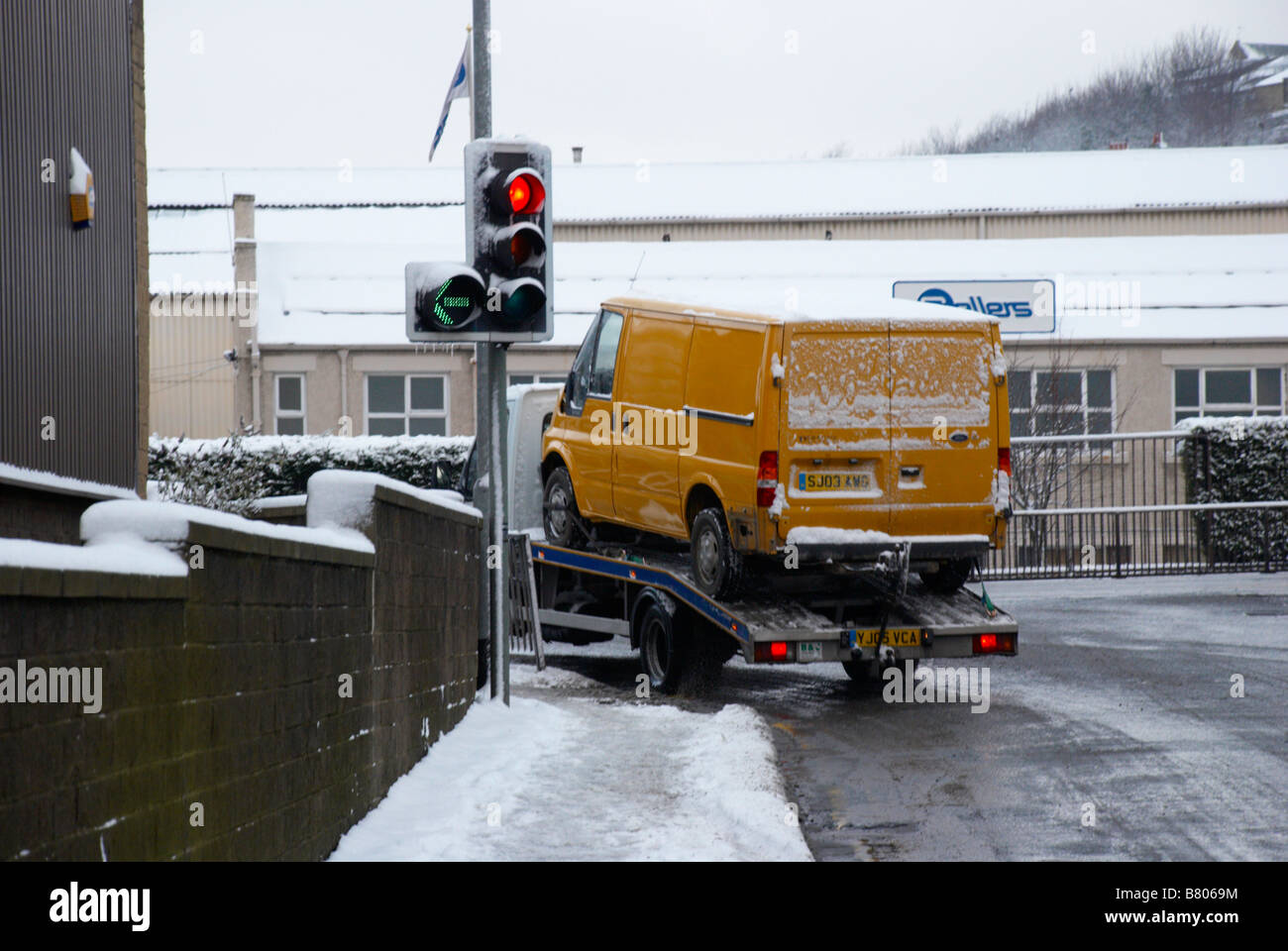 Breakdown lorry hi-res stock photography and images - Alamy