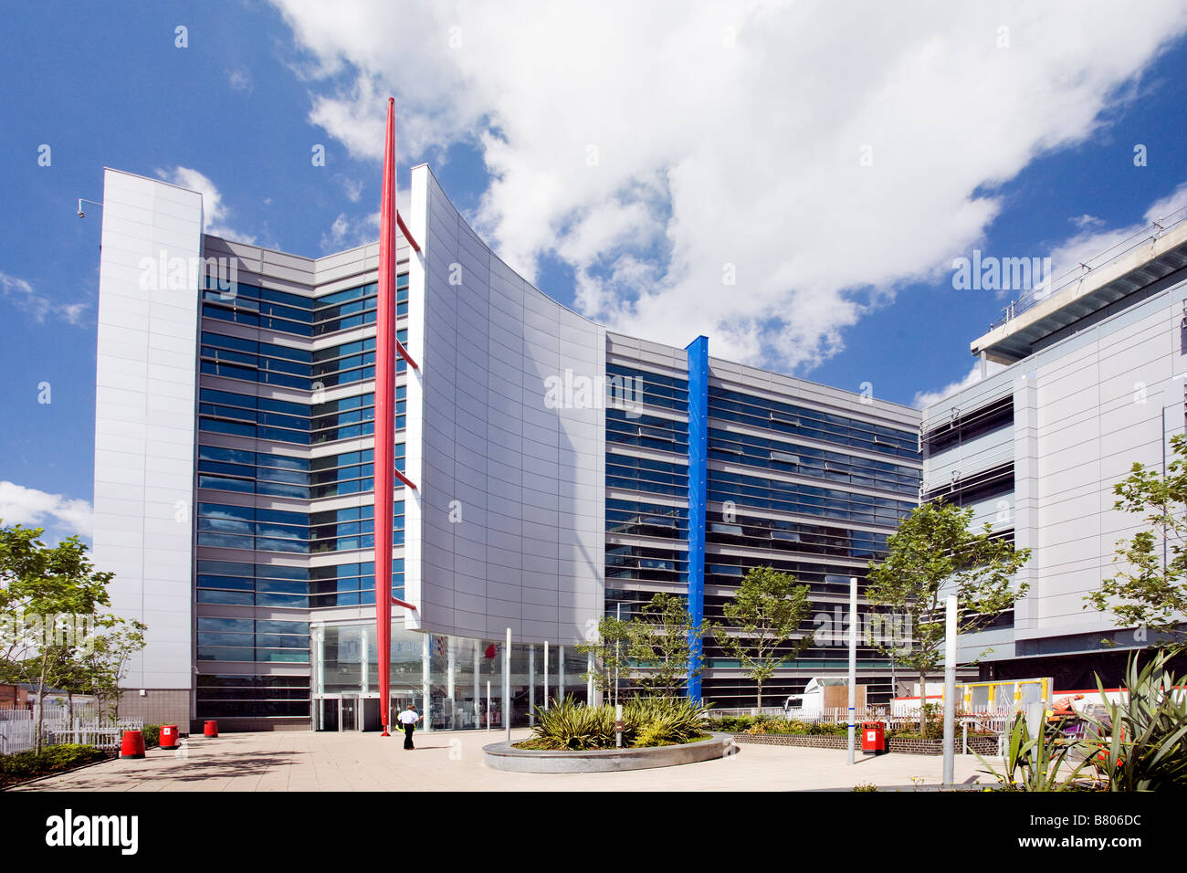 SOUTHEND ON SEA UNIVERSITY COLLEGE CAMPUS BUILDING IN THE MIDDLE OF THE ...