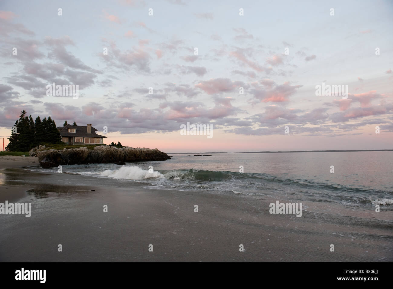 Beautiful pink sunset over ocean hi-res stock photography and images ...