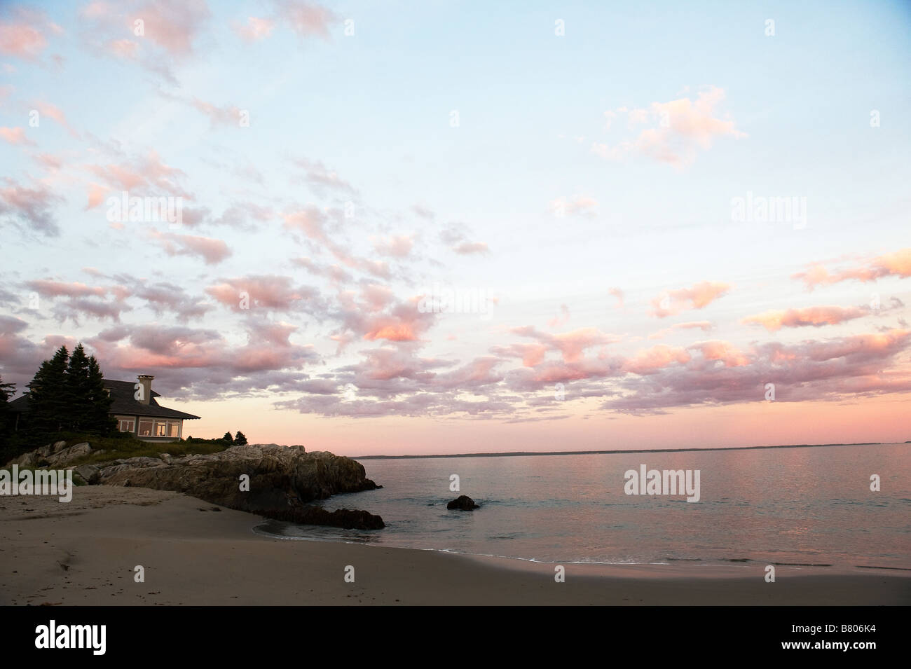 Beautiful pink sunset over ocean hi-res stock photography and images ...