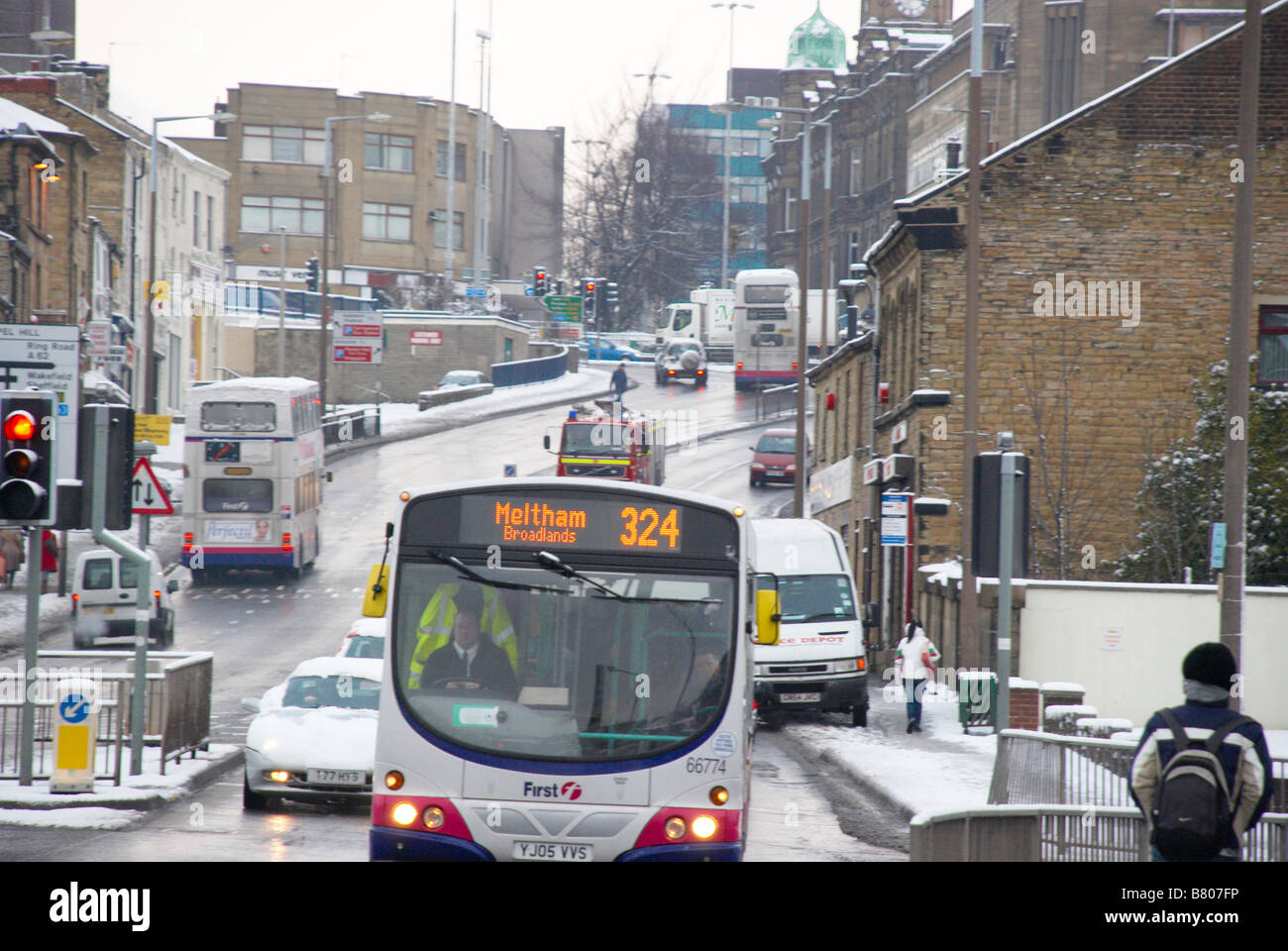 Bus behind van hi-res stock photography and images - Alamy
