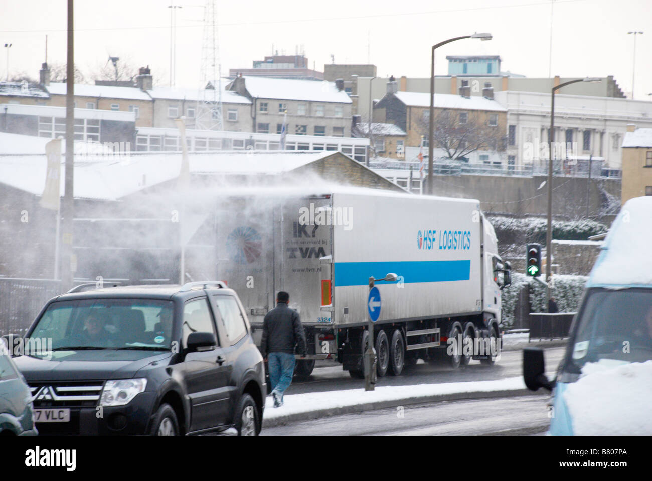 Lorry roof hi-res stock photography and images - Alamy