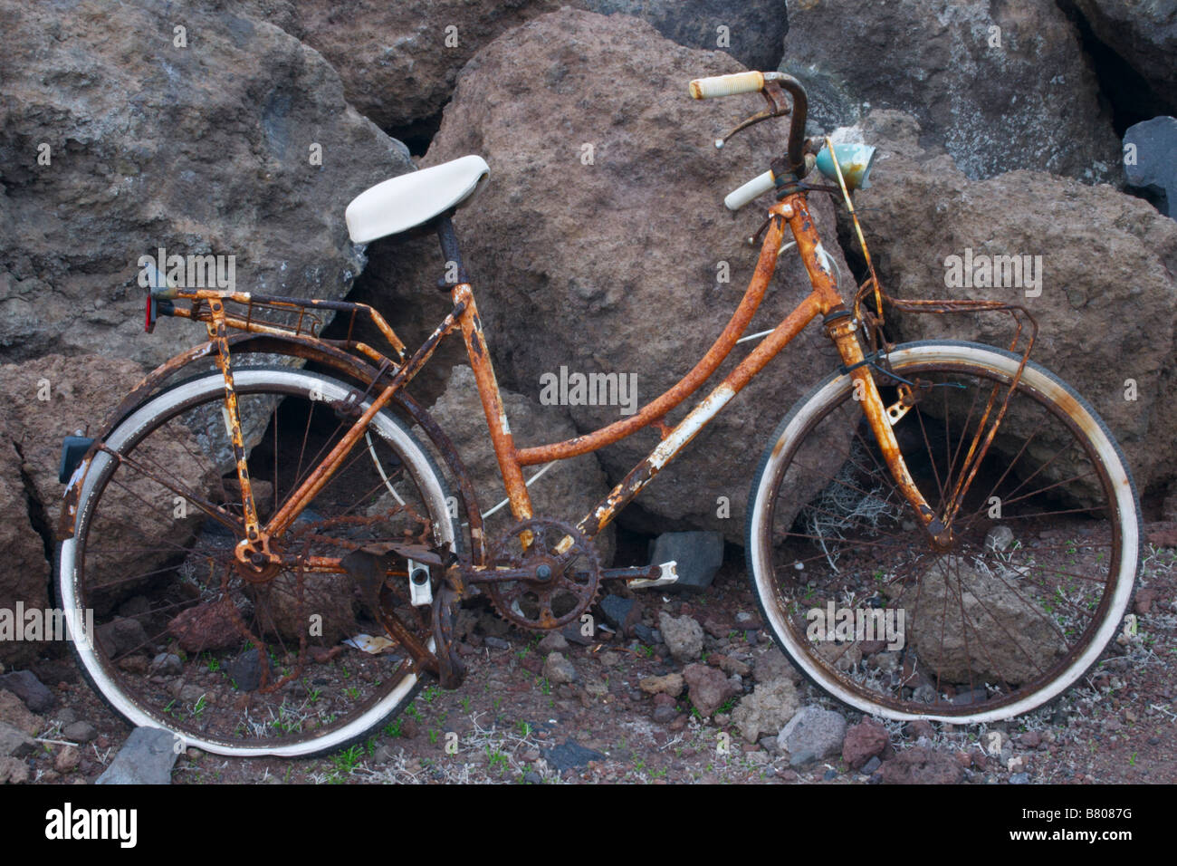 Rust bike hi-res stock photography and images - Alamy