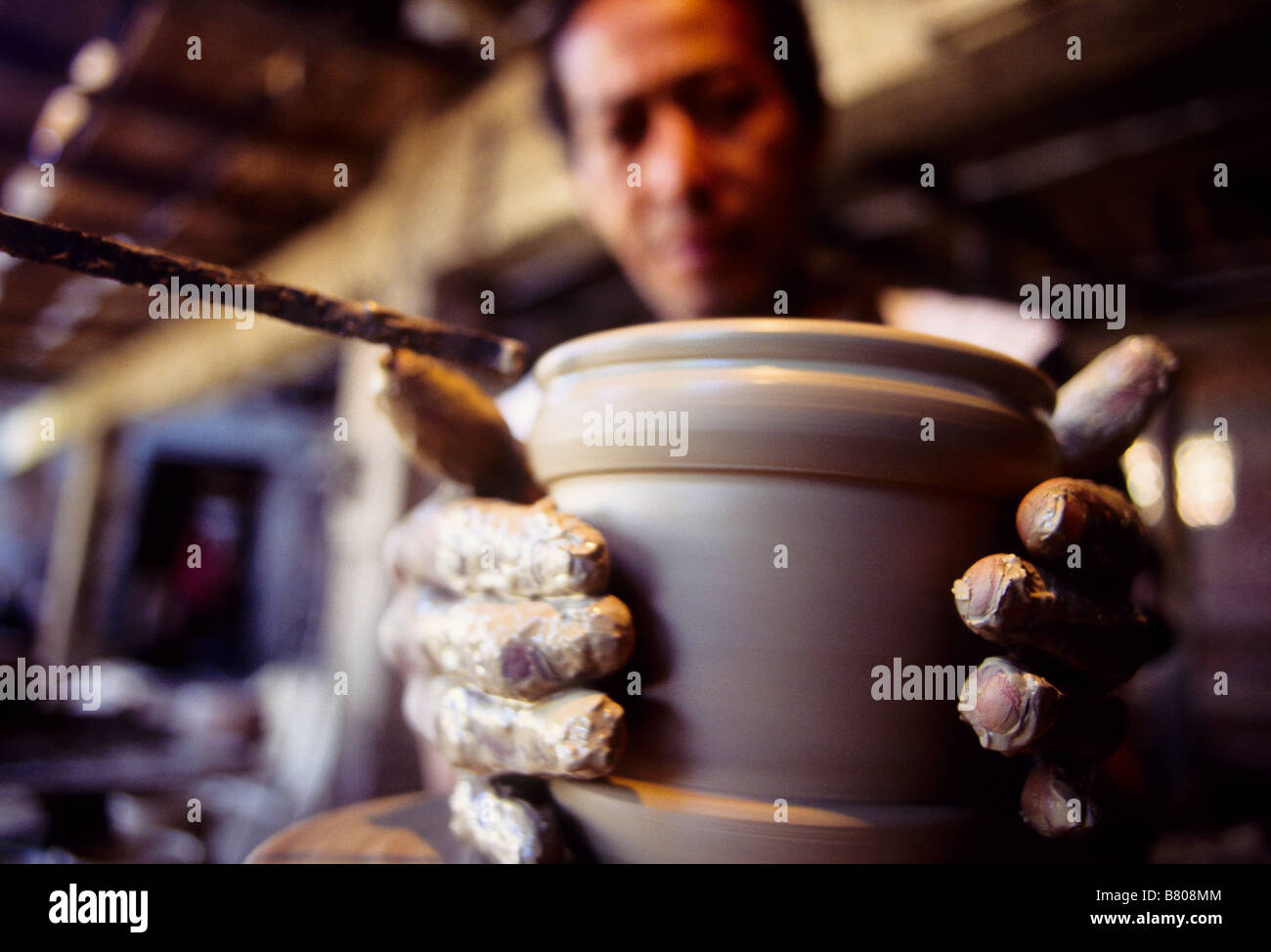 Pottery craftsman produce pots Brazil Stock Photo - Alamy