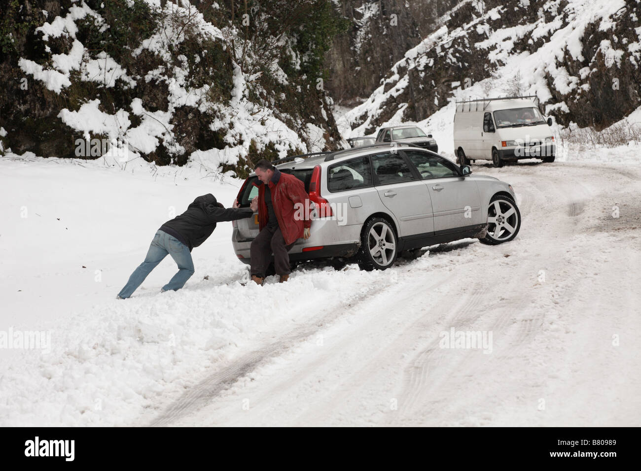 Van stuck in snow hi-res stock photography and images - Alamy