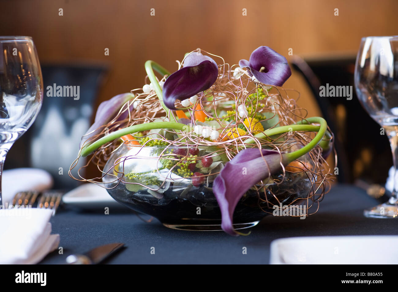 A beautiful floral centerpiece arrangement Stock Photo - Alamy