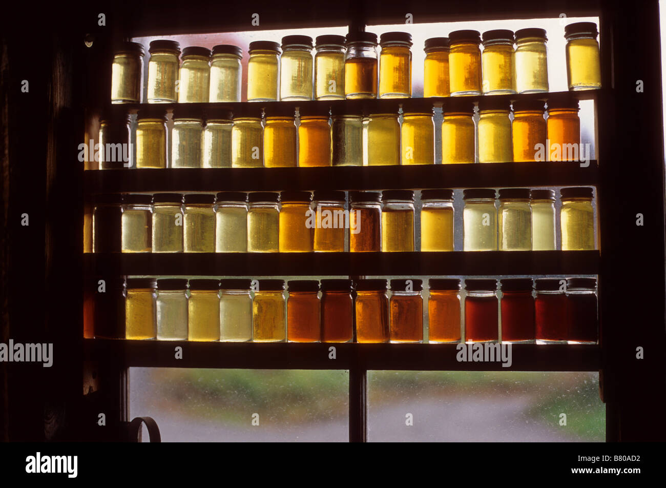 Honey store hi-res stock photography and images - Alamy