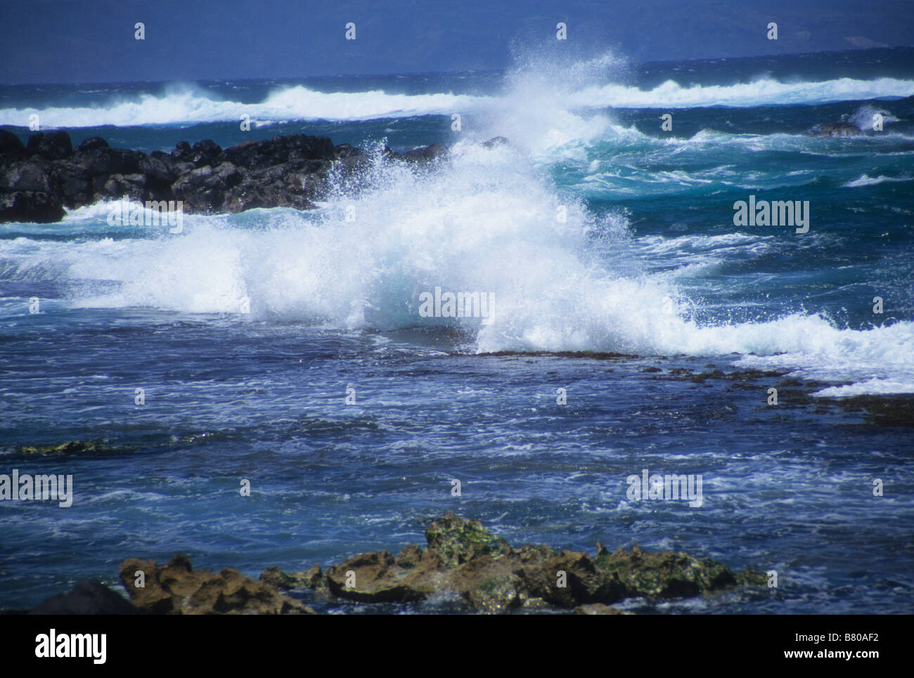 Ocean waves crash in surf Stock Photo - Alamy
