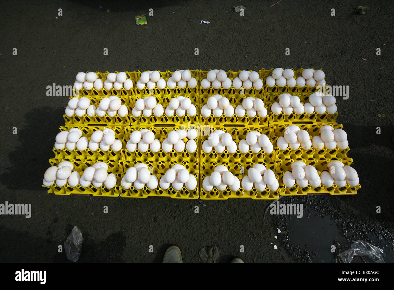 PHILIPPINES Manila Eggs for sale at the market Manila Moshe Shai Stock ...