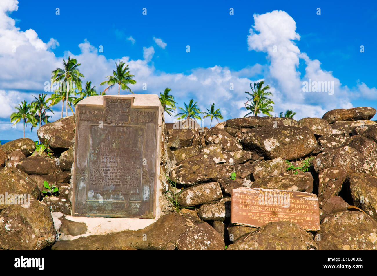 Historical plaque at Poli ahu Heiau temple Wailua River State Park ...