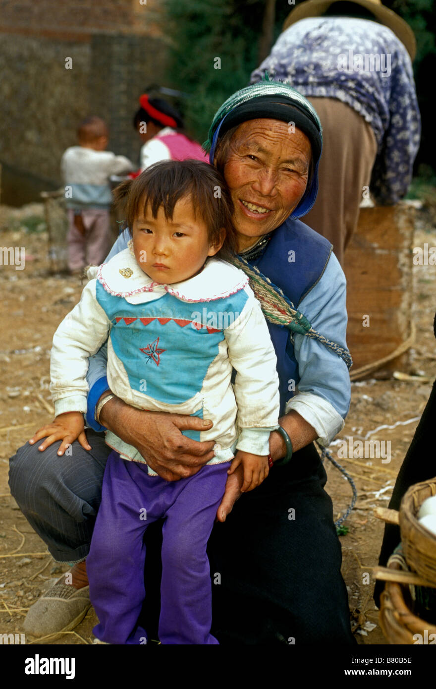 Chinese bai minority hi-res stock photography and images - Alamy