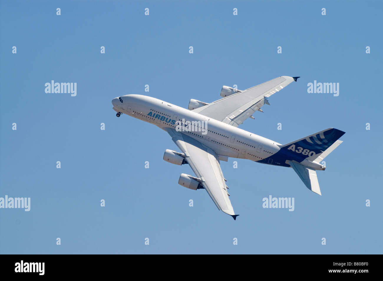 An airbus a380 hi-res stock photography and images - Alamy
