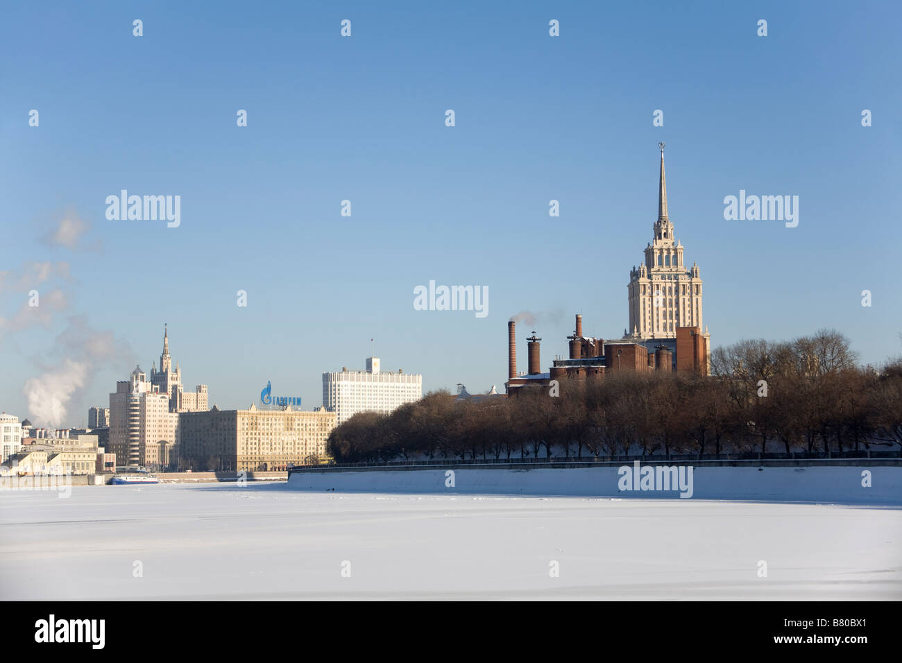 Moscow russia embankment river hi-res stock photography and images - Alamy