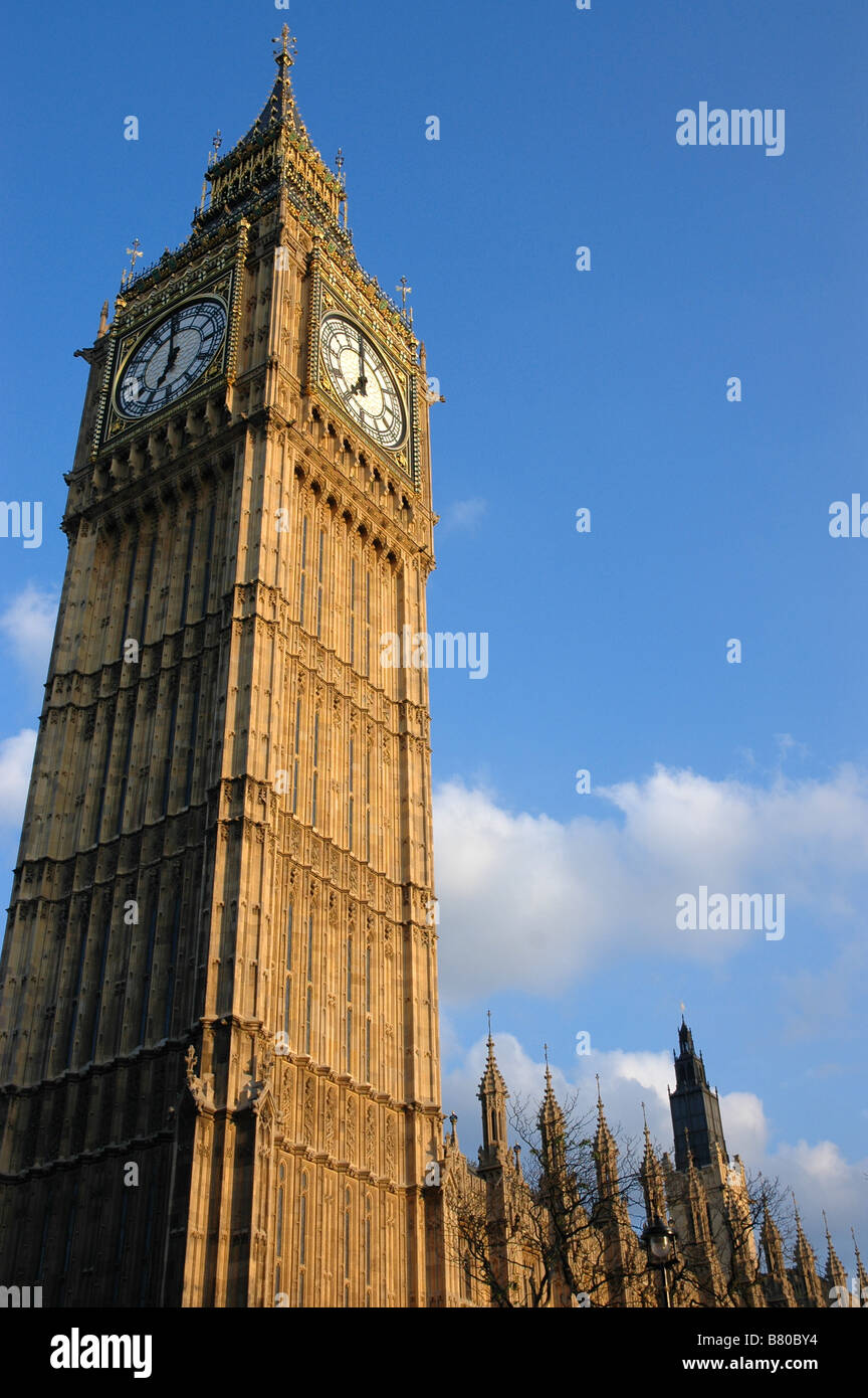 7pm clock hi-res stock photography and images - Alamy