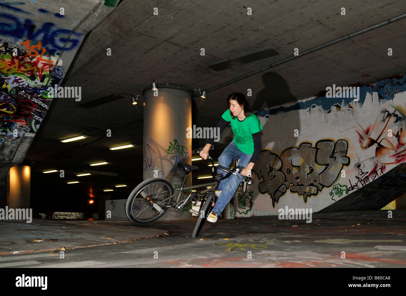 Graffiti frauen hi-res stock photography and images - Alamy