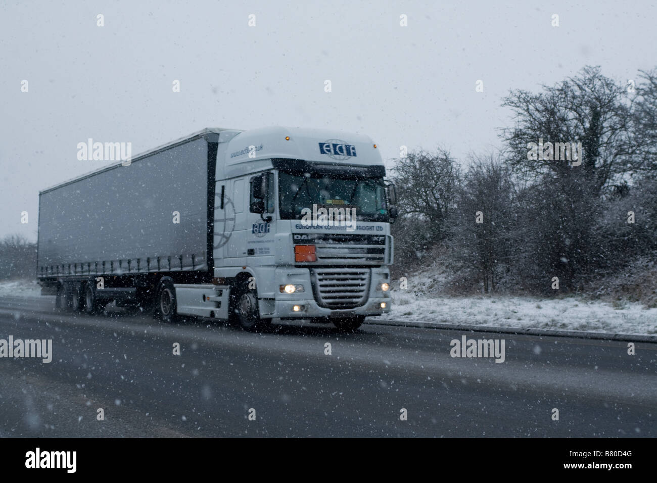 Grit lorry hi-res stock photography and images - Alamy
