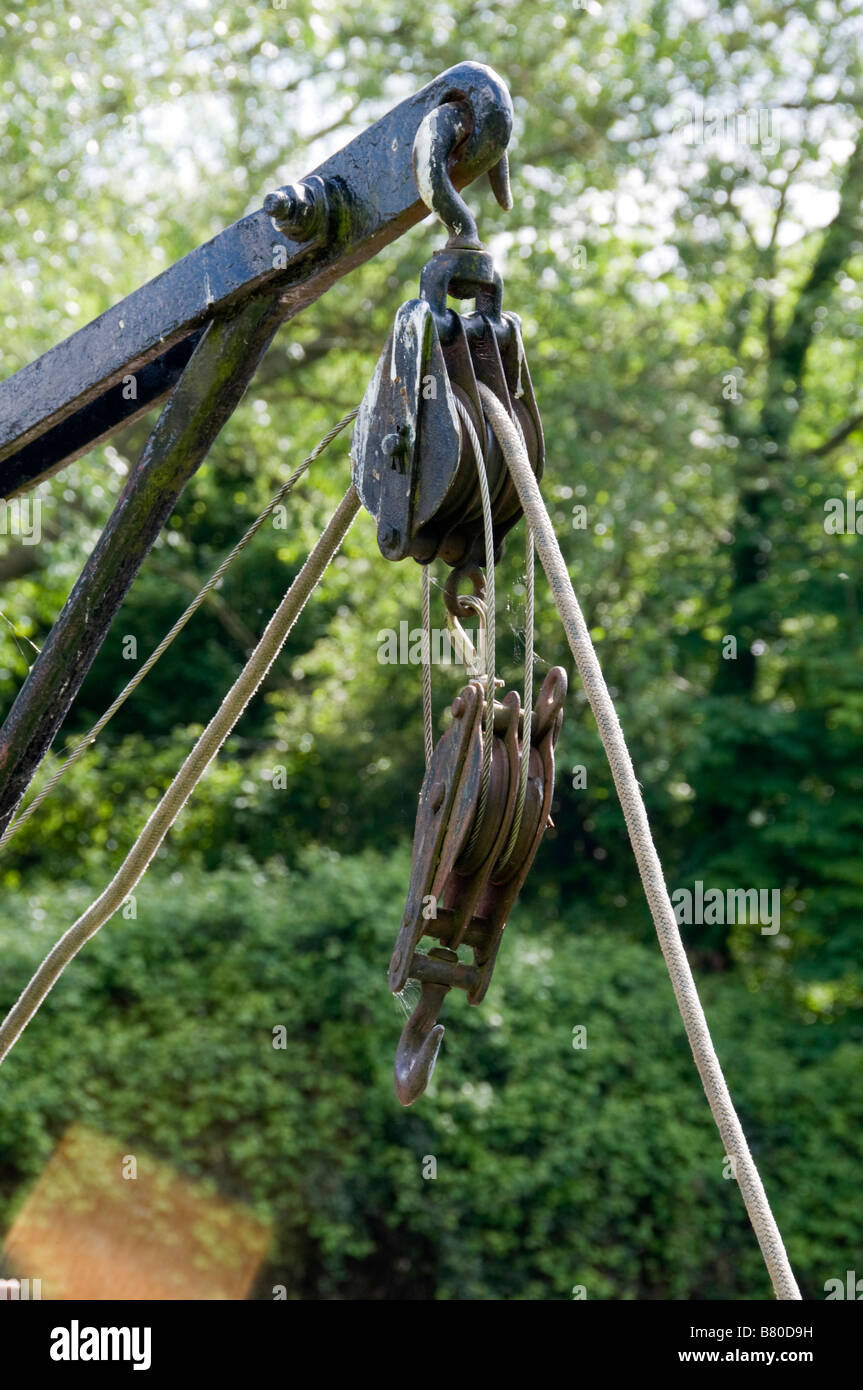 Rope hoist hi-res stock photography and images - Alamy