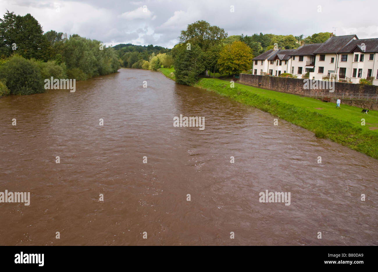 River usk flood hi-res stock photography and images - Alamy