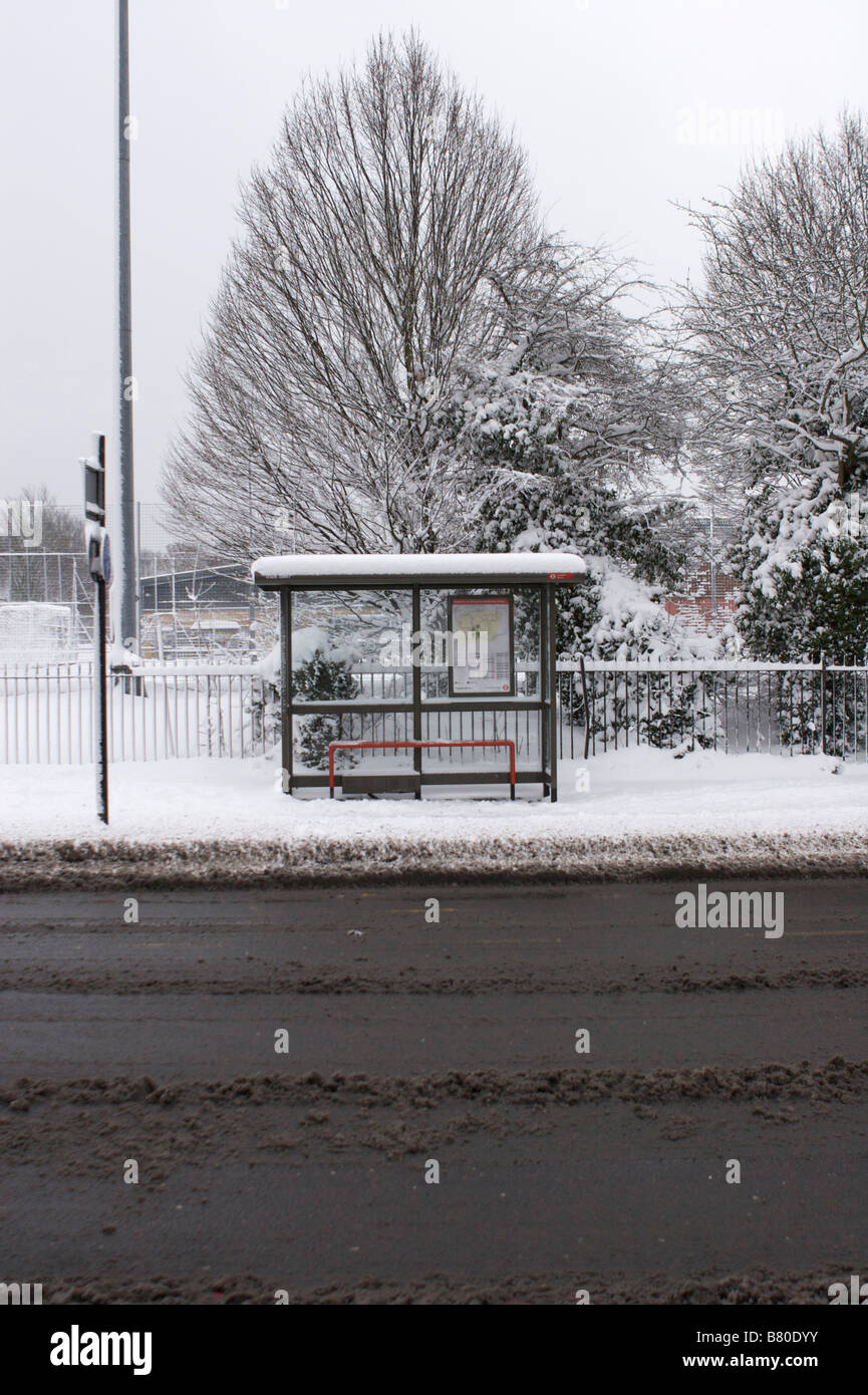 Empty bus stop hi-res stock photography and images - Alamy