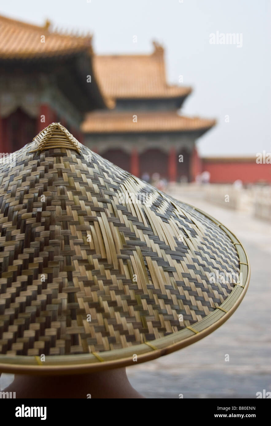 Chinese straw hats hi-res stock photography and images - Alamy