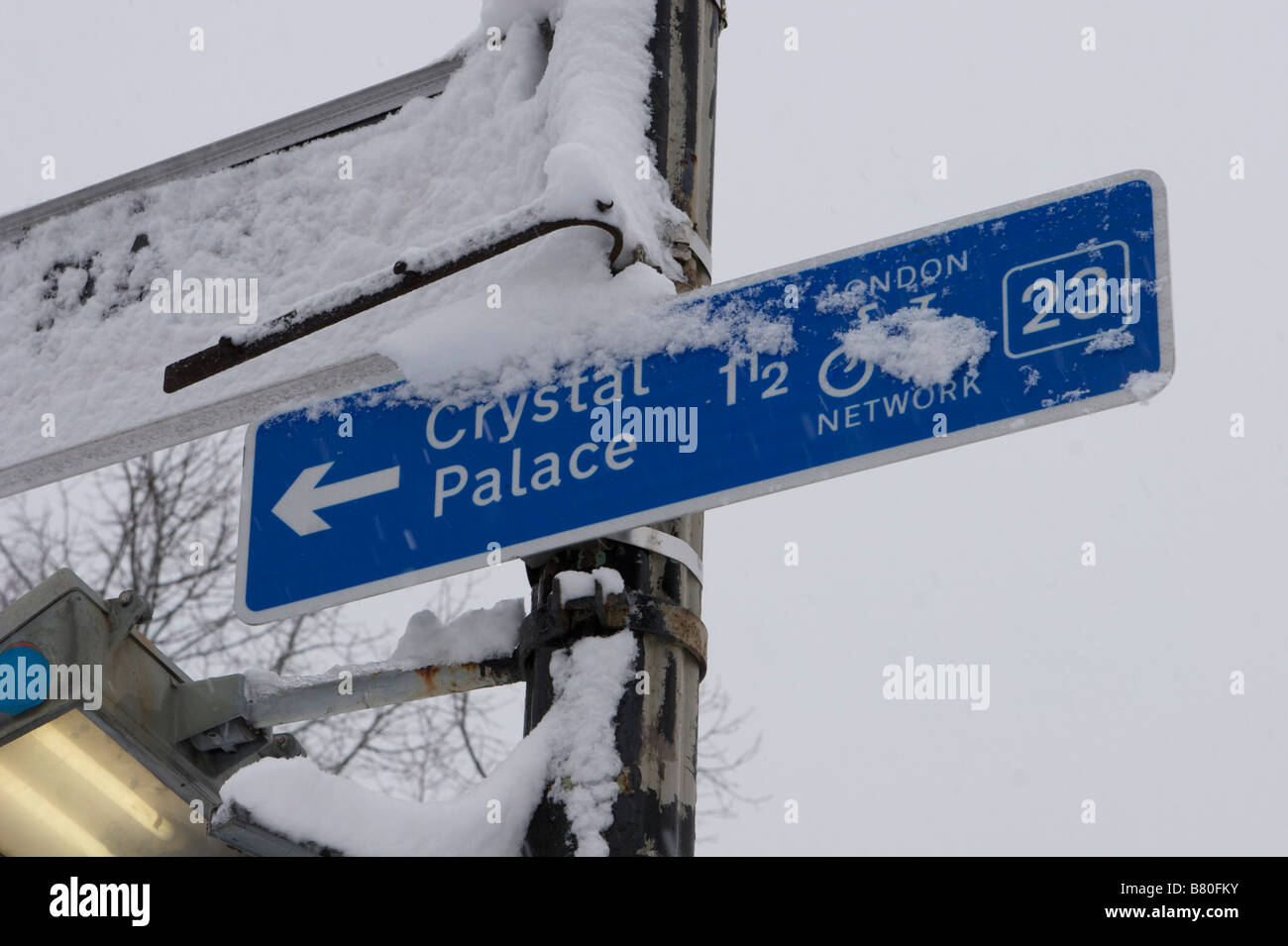 Crystal palace sign hi-res stock photography and images - Alamy