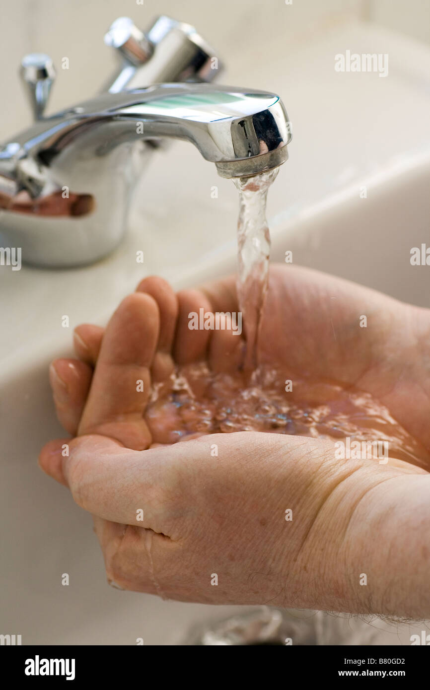 Wet cupping hi-res stock photography and images - Alamy