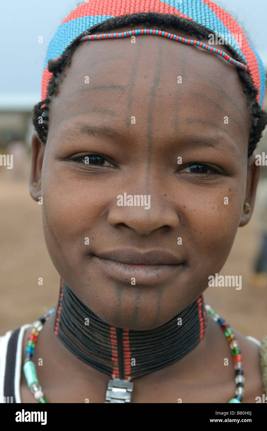 Aari tribal woman Omovalley Ethiopia Africa Stock Photo - Alamy