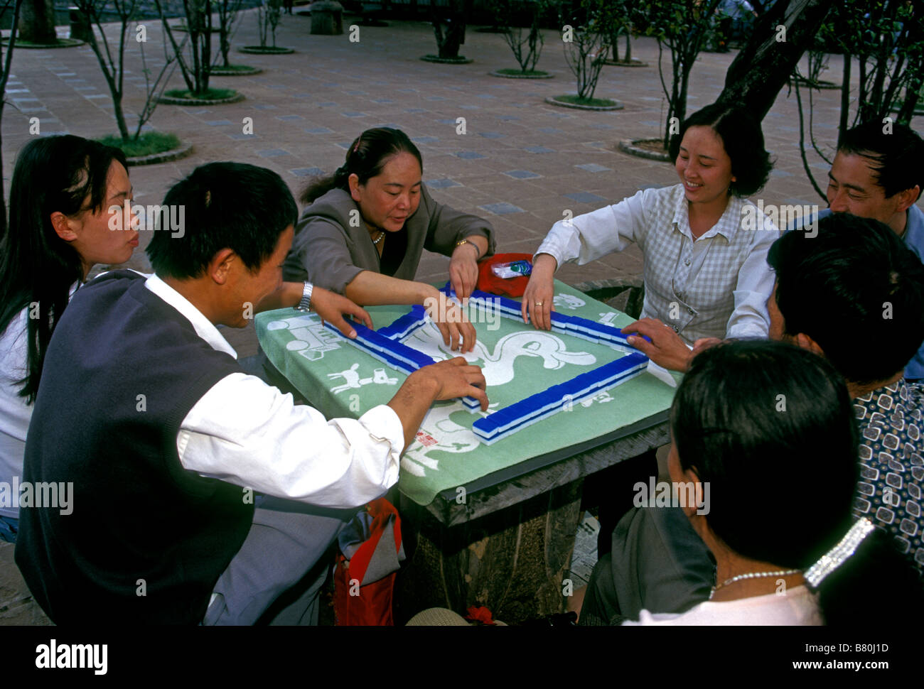 Chinese people, mahjong players, playing mahjong, Green Lake Park ...