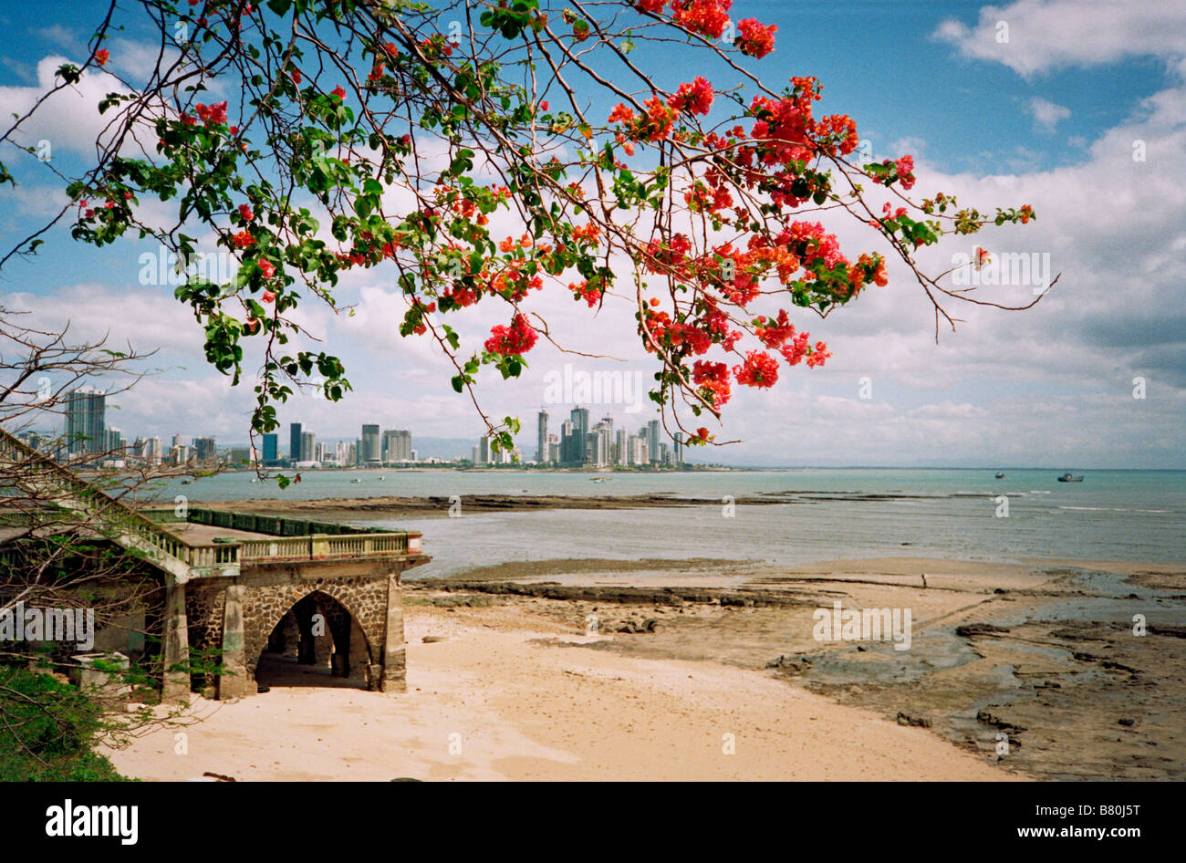 Spanish fort in panama hi-res stock photography and images - Alamy
