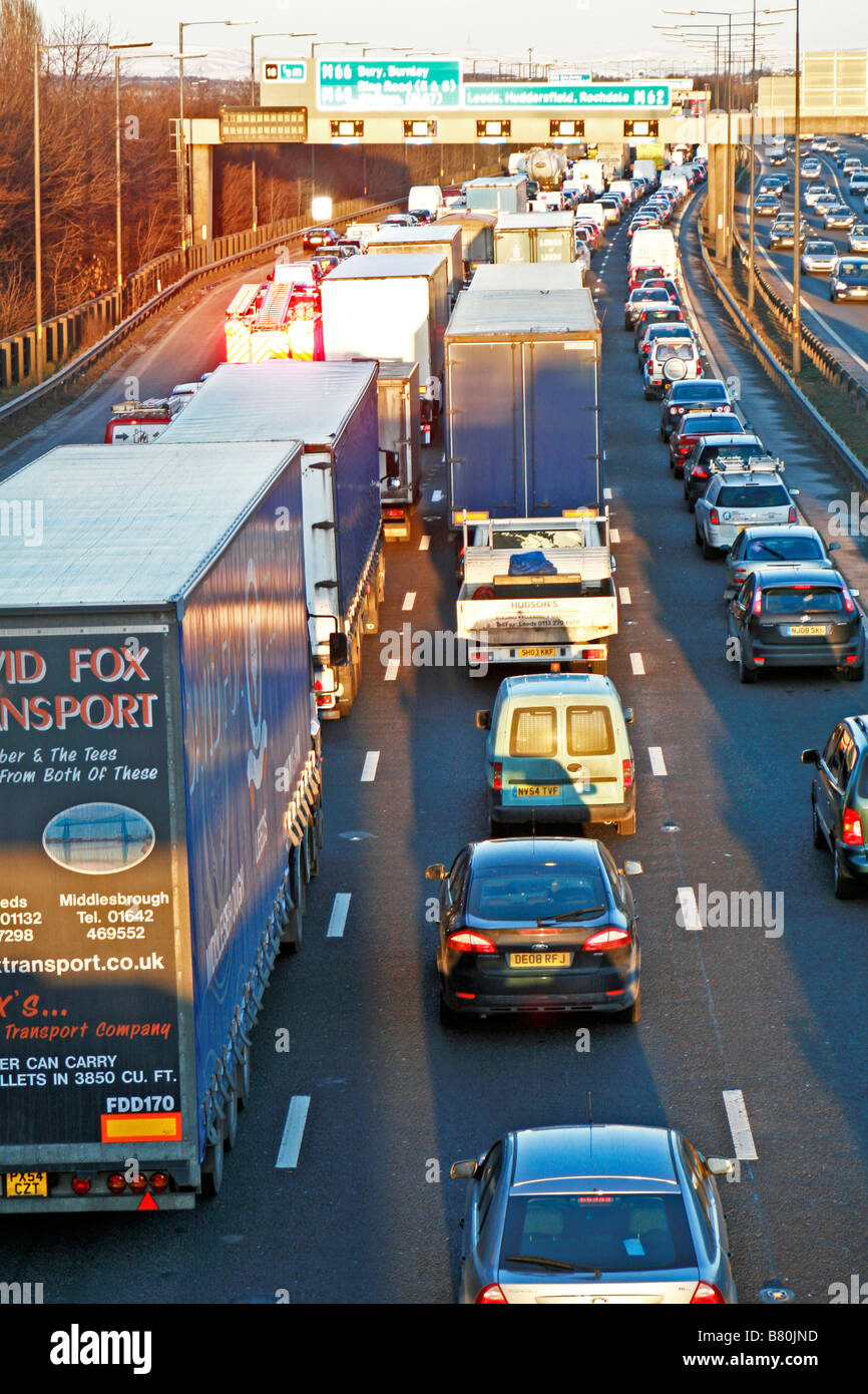 Evening traffic, M62/M60 north Manchester Stock Photo - Alamy