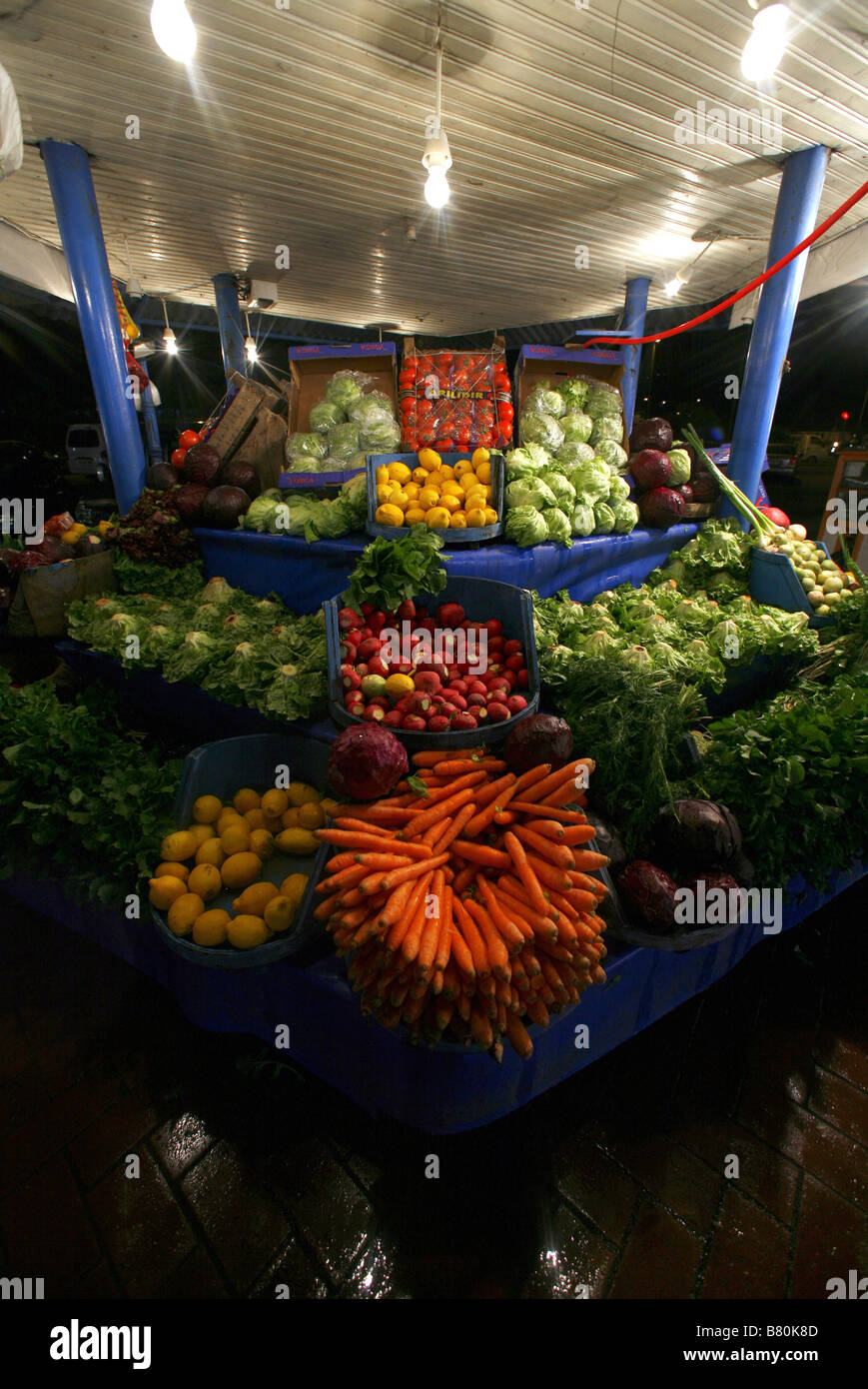 FRUIT STALL AT KUMKAPI MARKET ISTANBUL TURKEY SULTANAHMET ISTANBUL ...