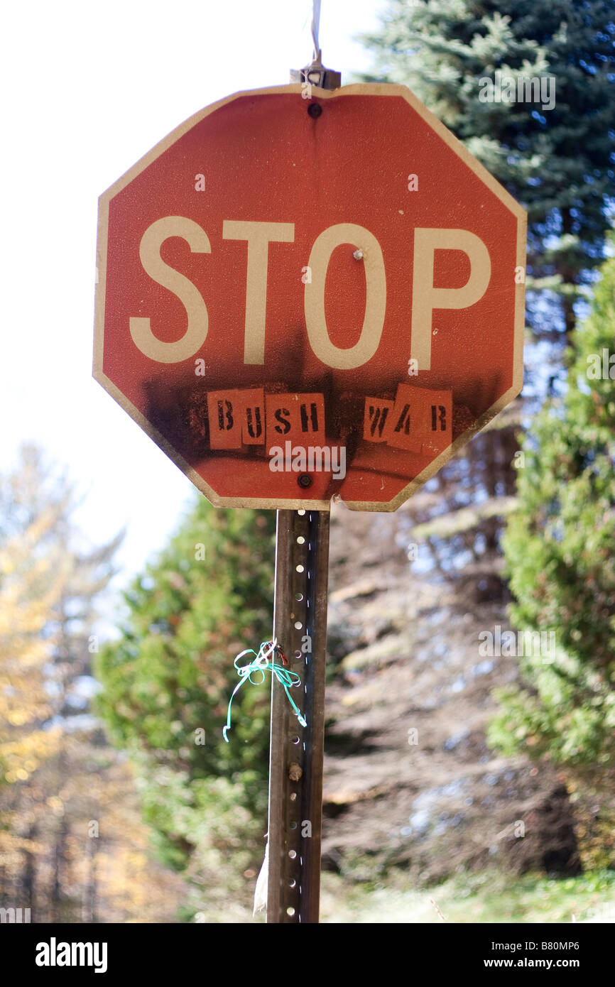 Stop sign graffiti hi-res stock photography and images - Alamy