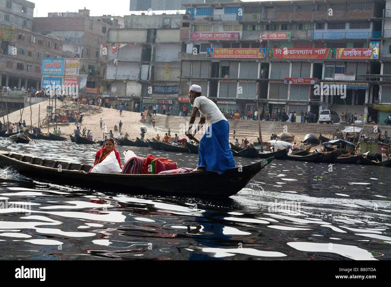 Bangladesh water transport hi-res stock photography and images - Alamy