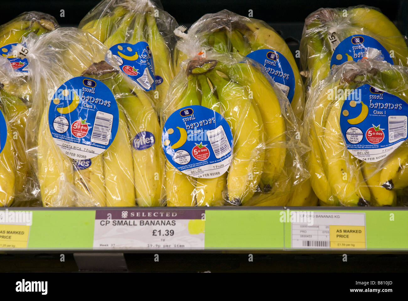 Pre packed fruit hi-res stock photography and images - Alamy